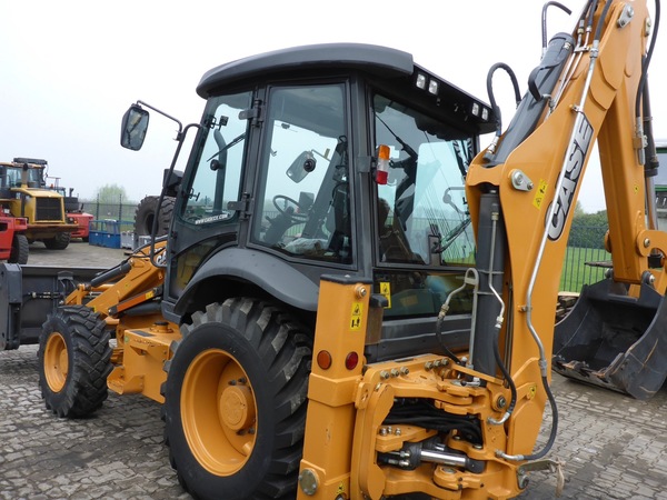 Case 570T d’Occaccion Tractopelle à vendre | equippo.com