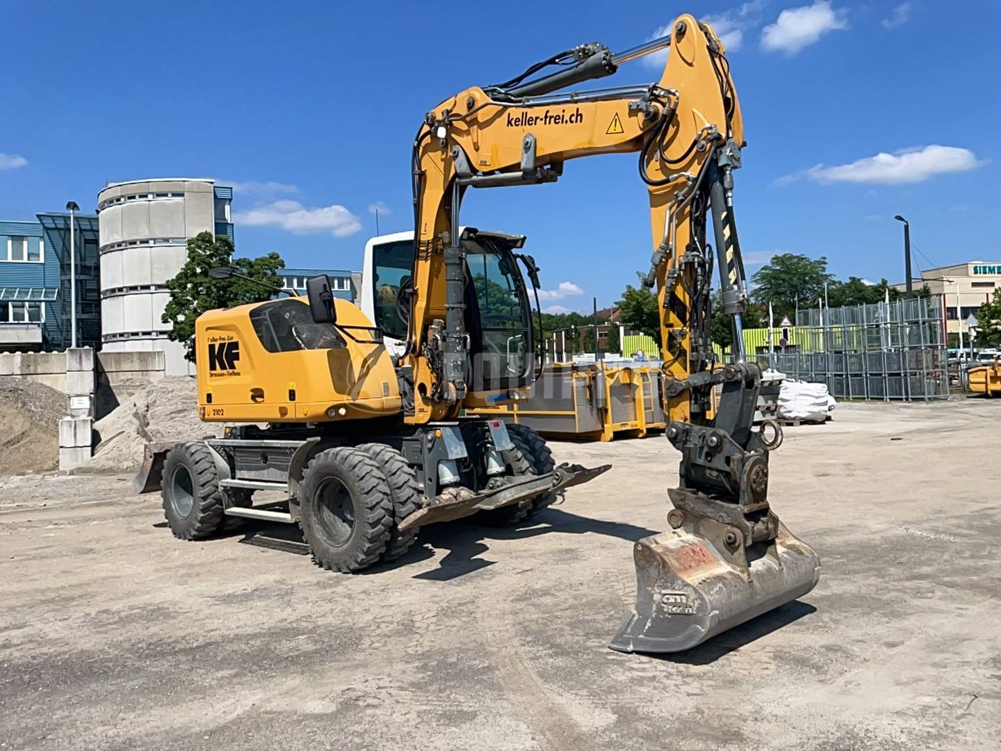 Liebherr A 912 Compact Used Wheeled Excavator for Sale | Equippo